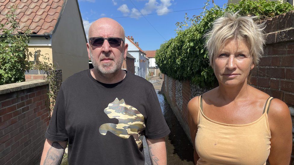 Winterton burst pipe wasting water during dry spell - BBC News