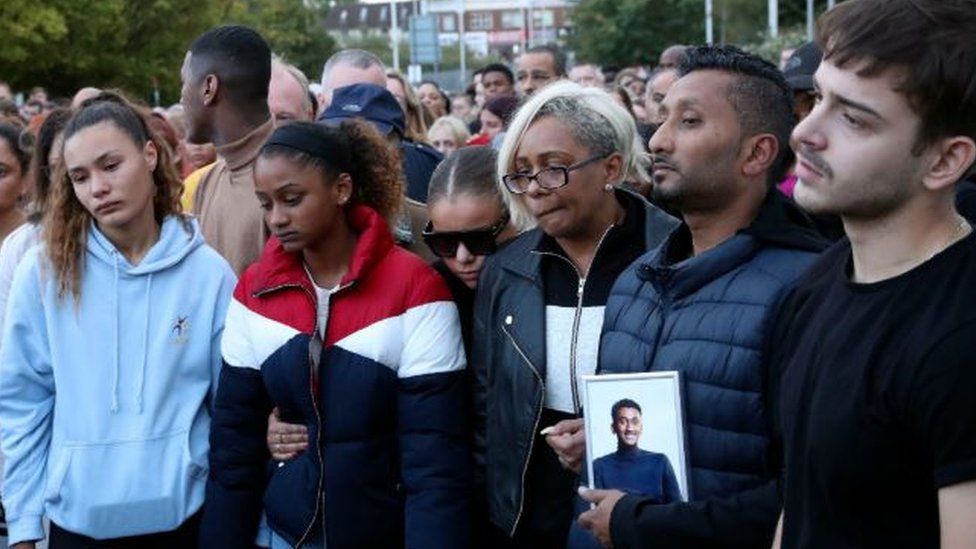 Tashan Daniel: Arsenal fan stabbed on Tube 'for looking at killer ...