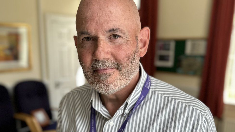 'My drinking was out of control - but now I know I can recover' - BBC News