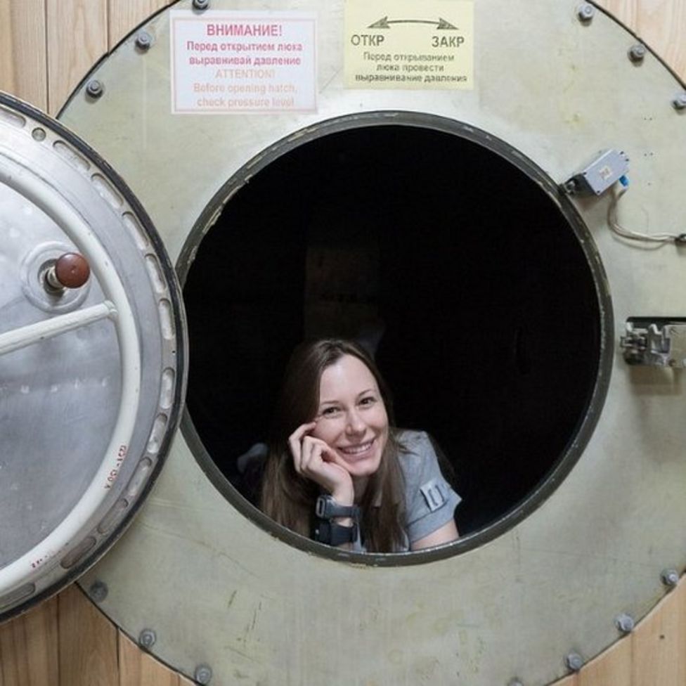 Russia's Sirius Moon project leaves crew hungry for steak - BBC News