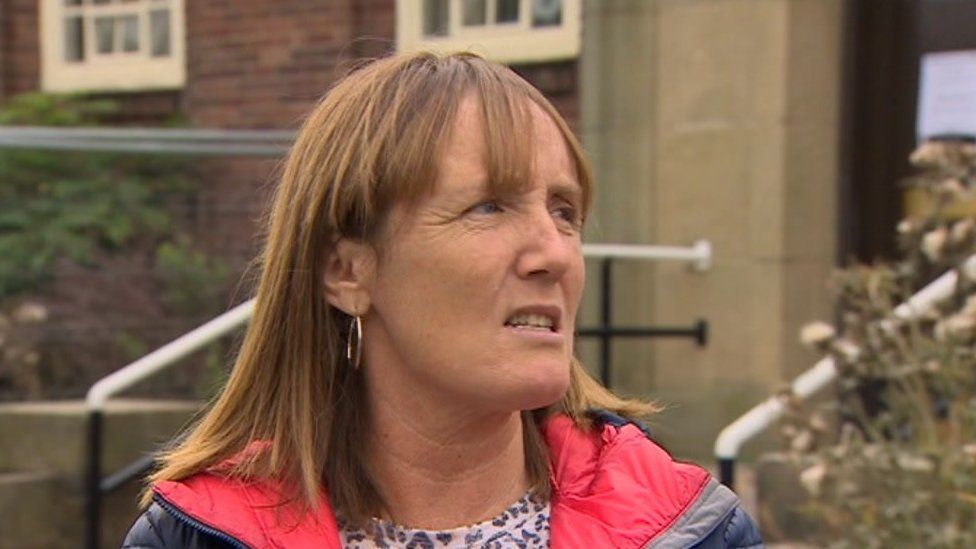 Residents worried by Fenham Library rehabilitation centre plan - BBC News