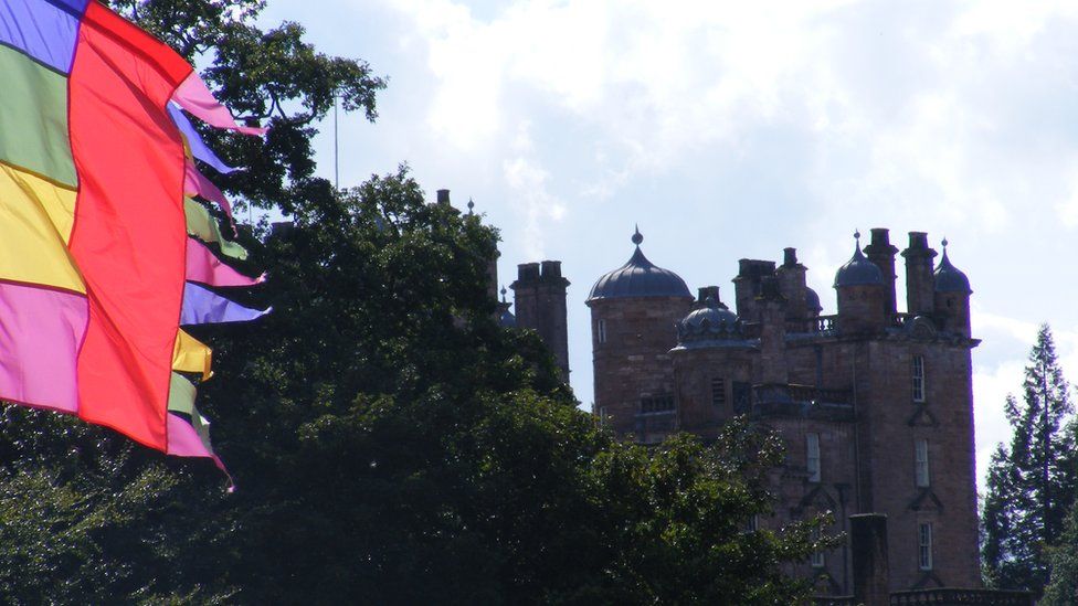 In pictures: Electric Fields festival - BBC News