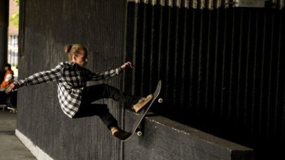 'UK's first' skateboarding festival kicks off in Nottingham - BBC News