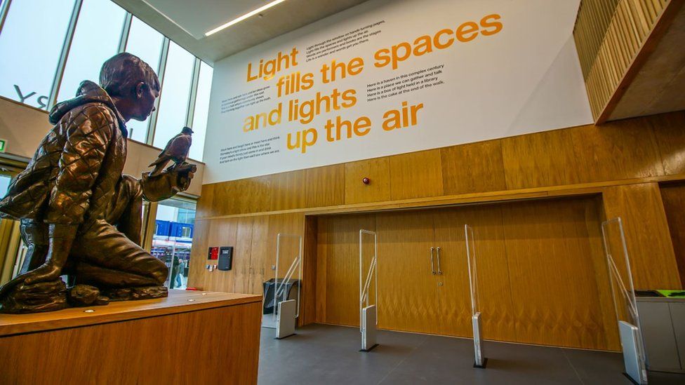 Library opens as Barnsley's new 'cornerstone' - BBC News