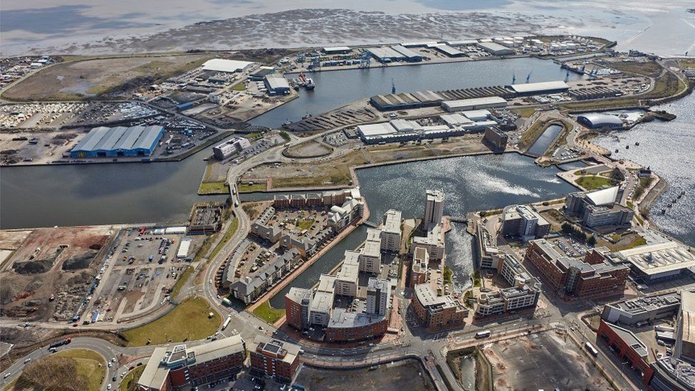 £11m Cardiff Bay navy reserve training centre approved - BBC News