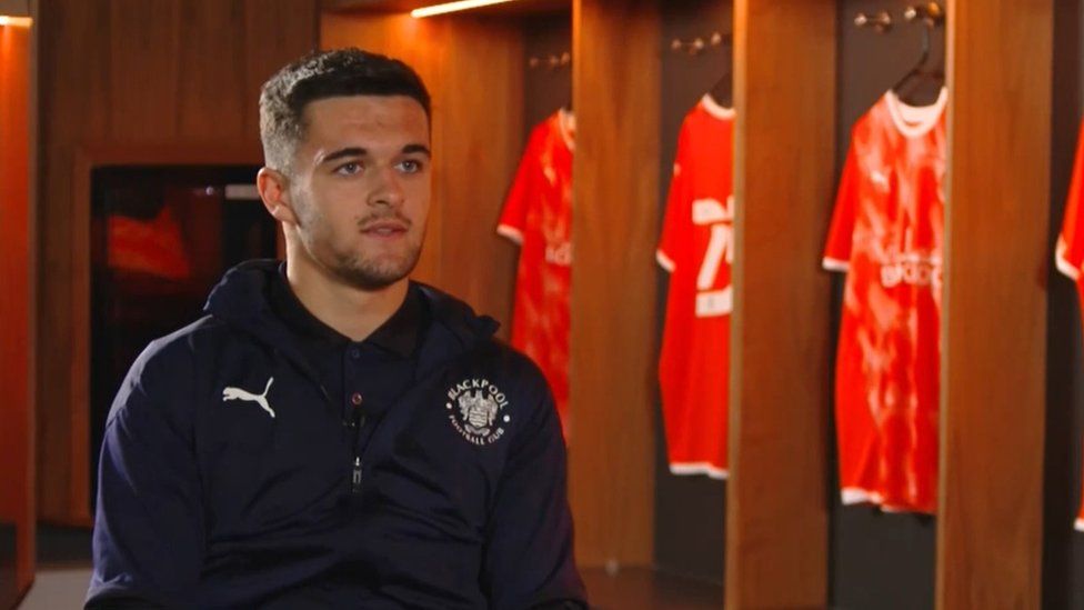 Jake Daniels: Blackpool footballer comes out as gay - BBC Newsround