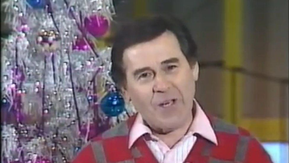 TV and theatre favourite Glen Michael recalls a life in showbiz - BBC News