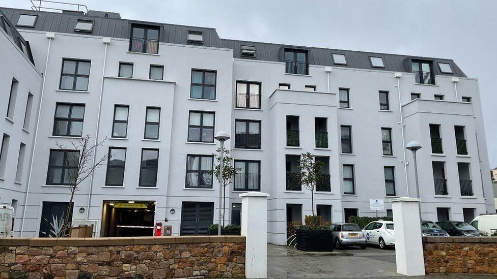 Carpet policy changes for Andium Homes tenants - BBC News