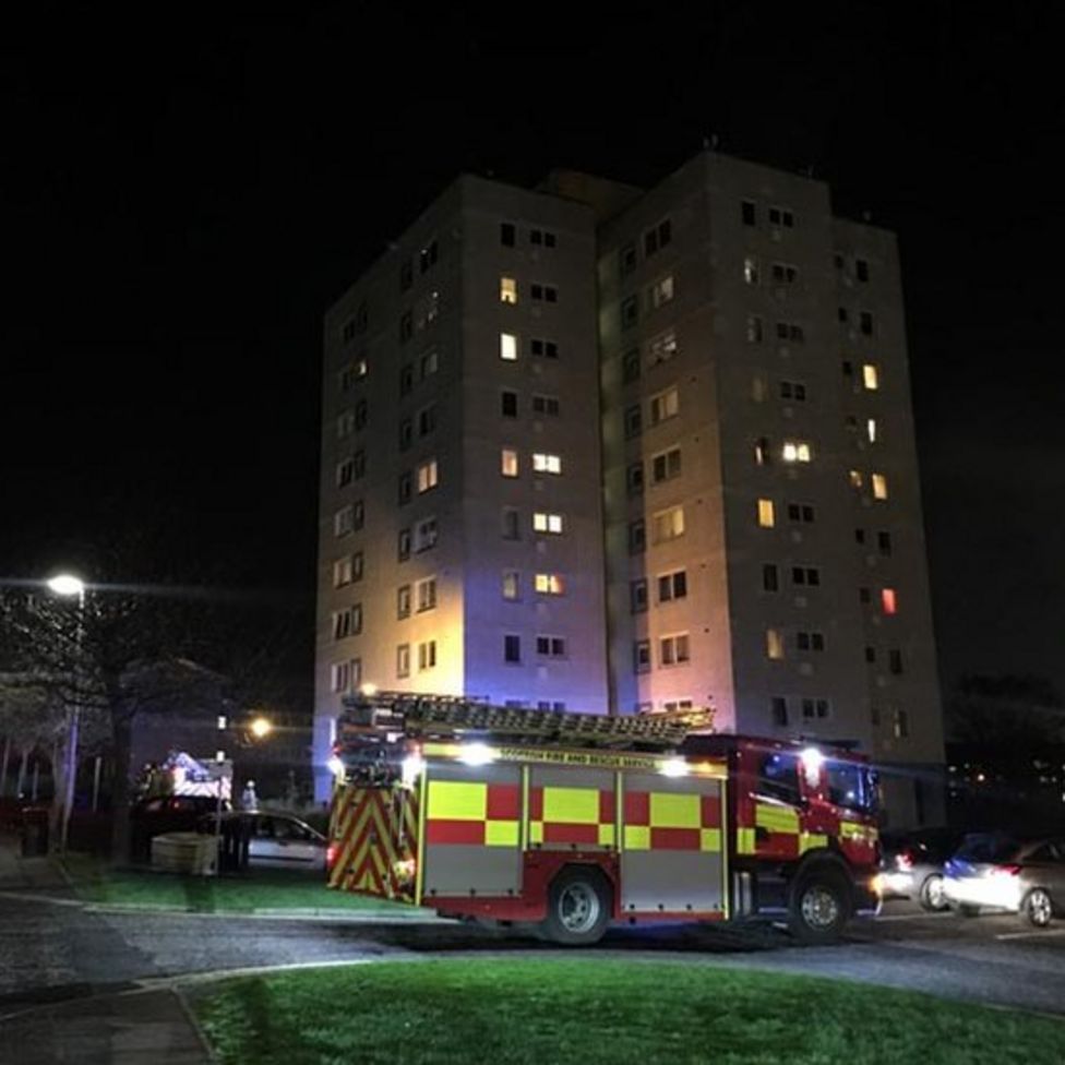 Crews tackle Aberdeen high-rise fire - BBC News