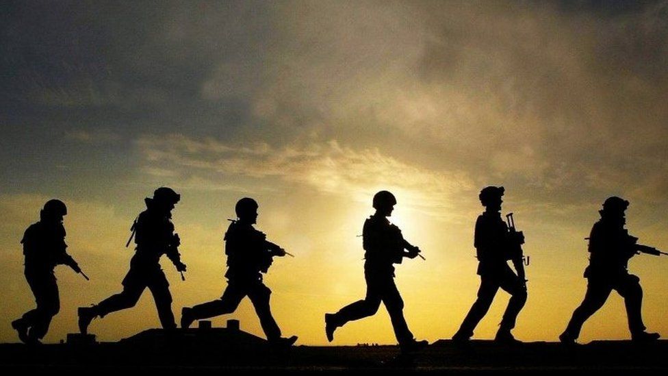 Former Norwich soldier tells of helping veterans find work - BBC News