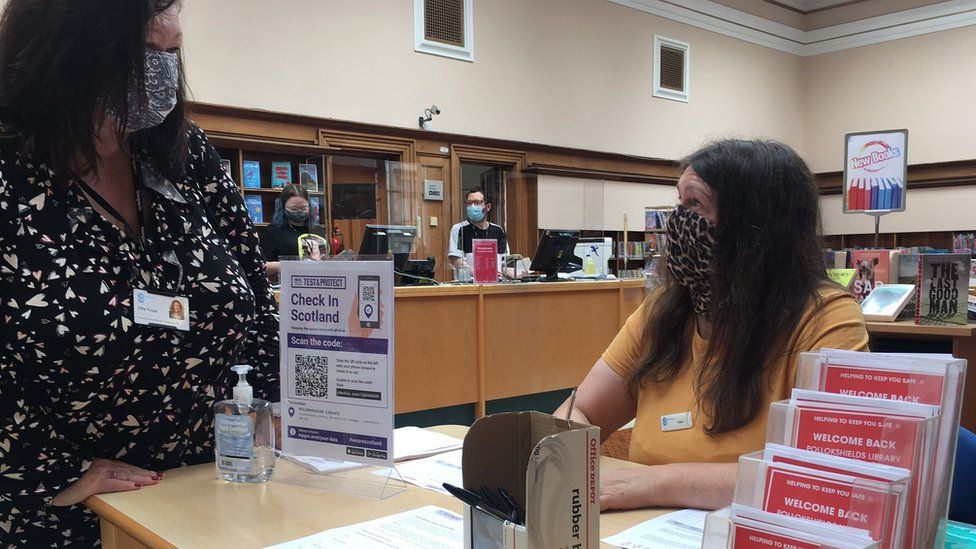 Scottish library hours remain reduced post-lockdown - BBC News