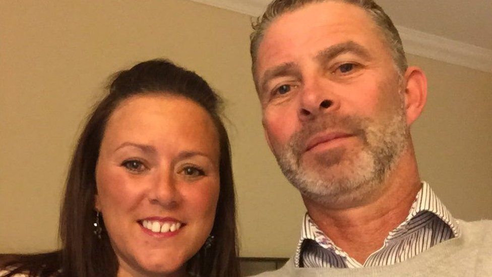 The health workers that help patients stay at home - BBC News