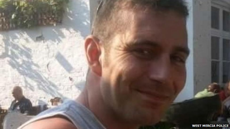 Tribute to Matthew Cullum found dead in Worcestershire road - BBC News