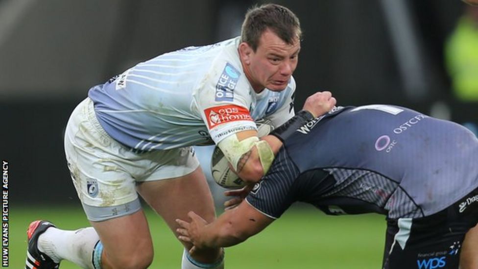 Matthew Rees: Former Wales captain re-signs for Cardiff Blues - BBC Sport