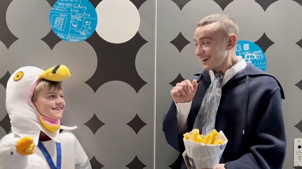 How does 'Seagull Boy' make those screeching sounds? - BBC Newsround