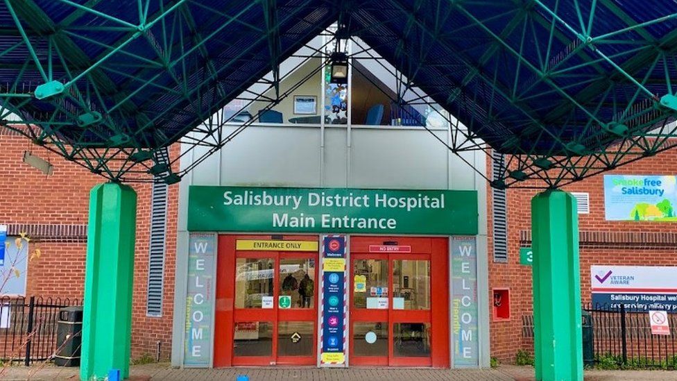 Salisbury Hospital at full capacity and 'under intense pressure' - BBC News