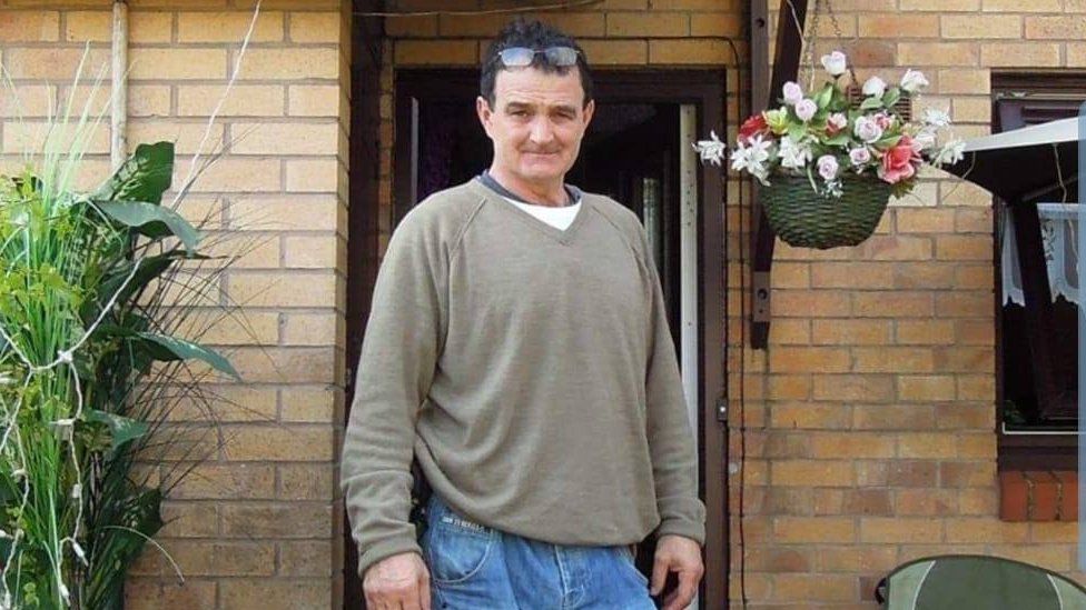 Milenko Maric: Man extradited from UK over alleged war crimes - BBC News