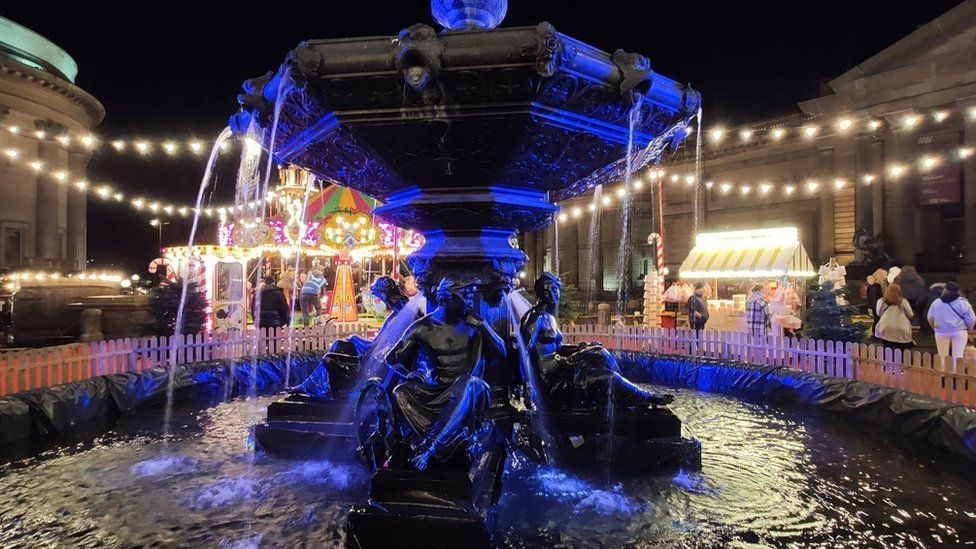 Liverpool's Victorian fountain flows again after temporary fix - BBC News