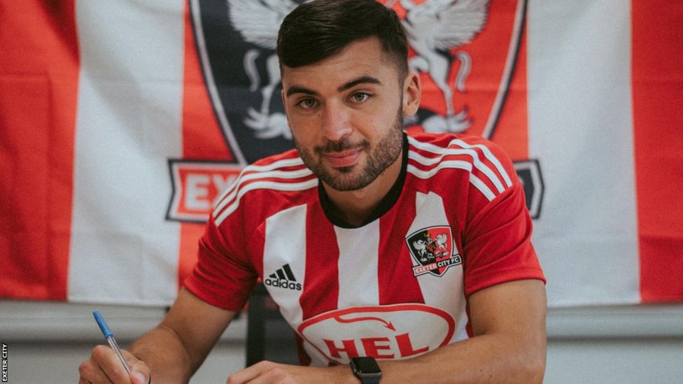 Reece Cole: Exeter City sign free-agent midfielder after trial - BBC Sport