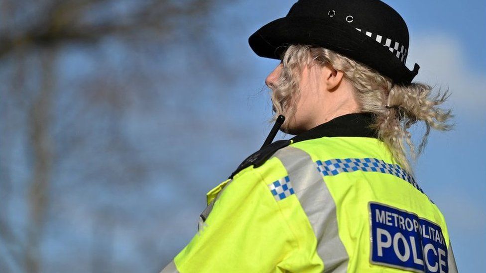 Concerns raised over role of Met Police in schools - BBC News