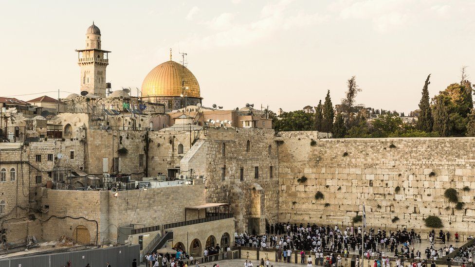 Israel media guide - BBC News