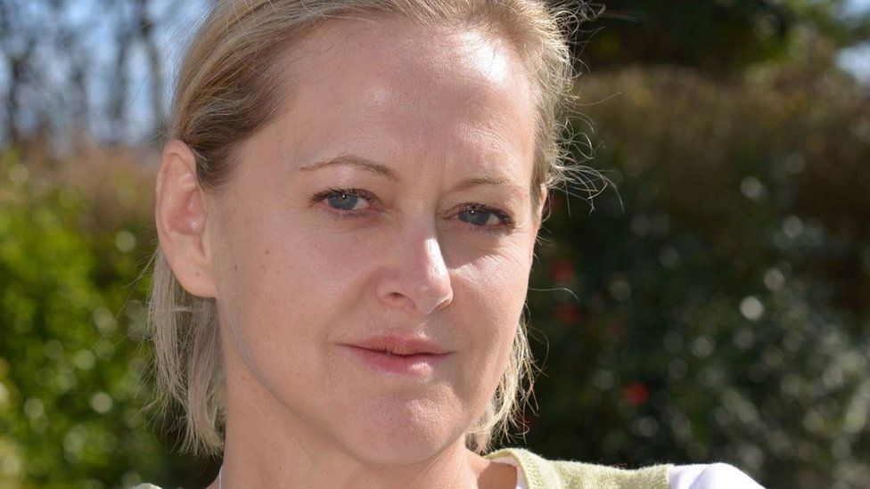 Robyn Mercer murder: Three come forward after murder CCTV appeal - BBC News