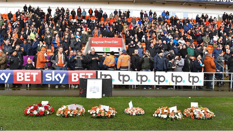 Jimmy Armfield: Football pays tribute to the late England captain - BBC ...