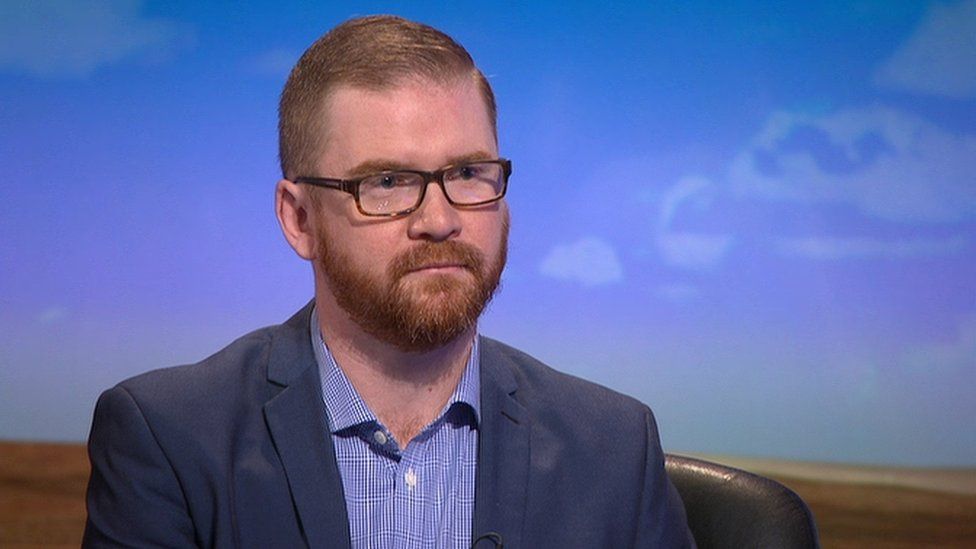 'No revolt within DUP,' says Foster - BBC News