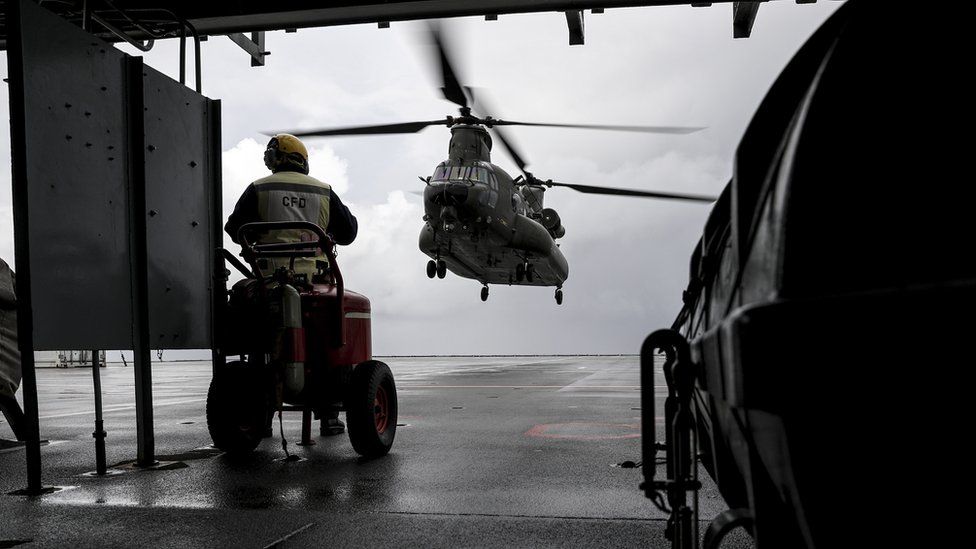 New UK-France military force tested off Scotland - BBC News