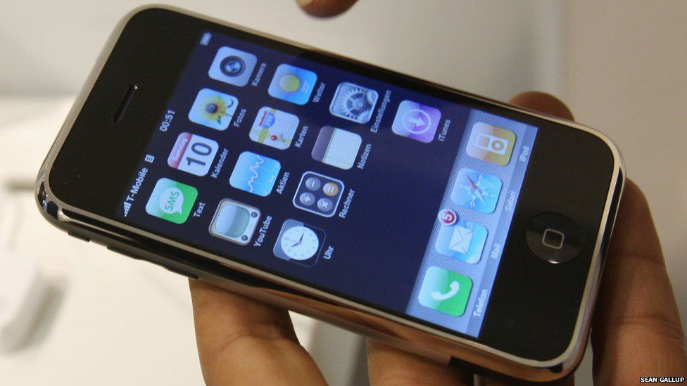 50 years since the first mobile phone call! - BBC Newsround