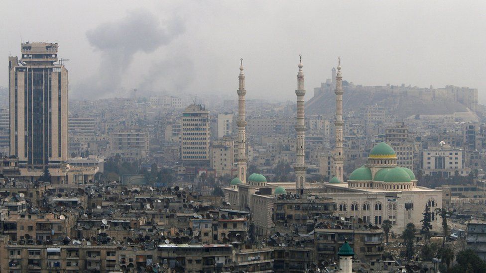 Aleppo battle: Syrian troops push deeper into rebel-held east - BBC News