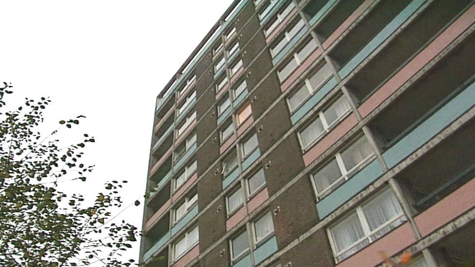 Council tower block cladding tests demanded by Welsh Government - BBC News