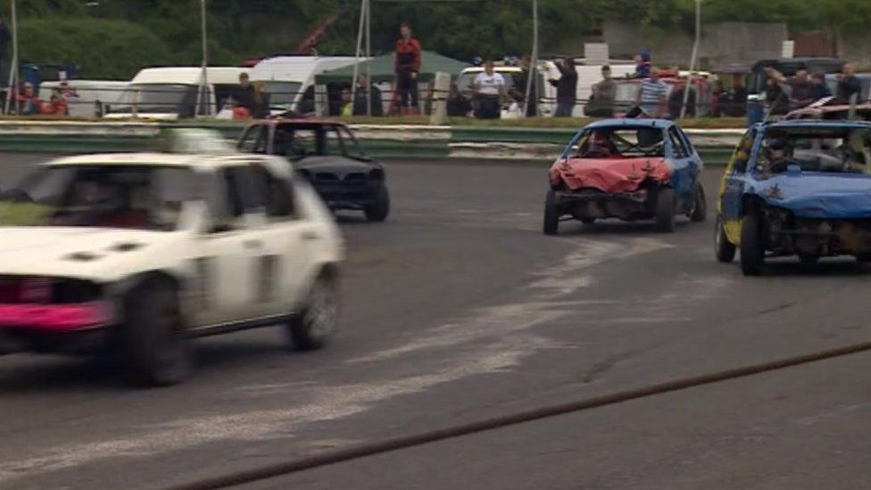 Grimley Oval Raceway reopens after noise dispute - BBC News