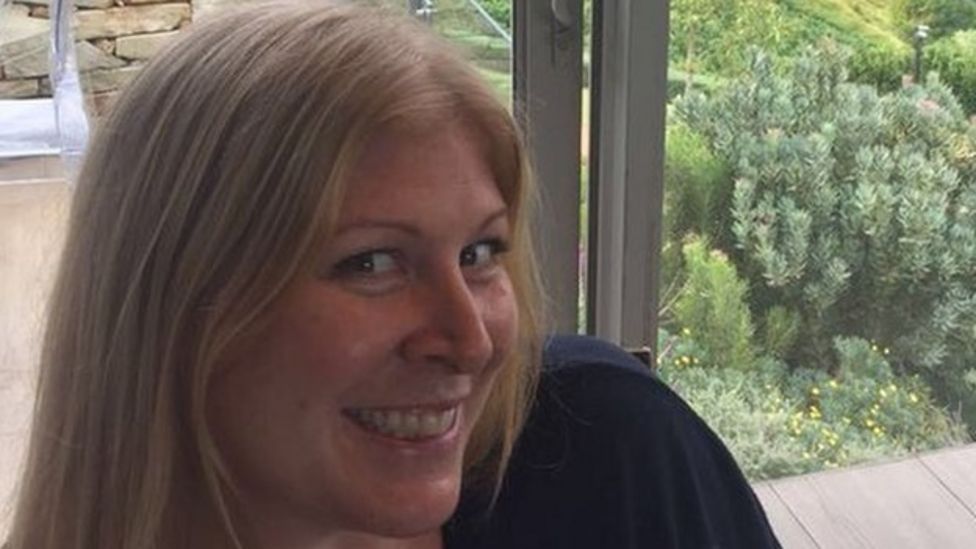 Medevac E.coli woman Caroline Hope dies in hospital - BBC News