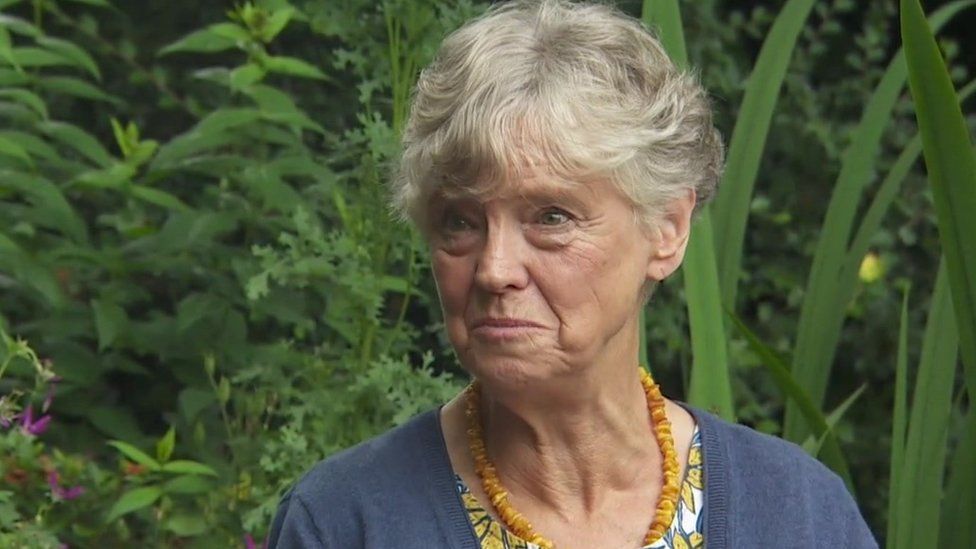 Covid trial volunteer left unable to prove double vaccination - BBC News