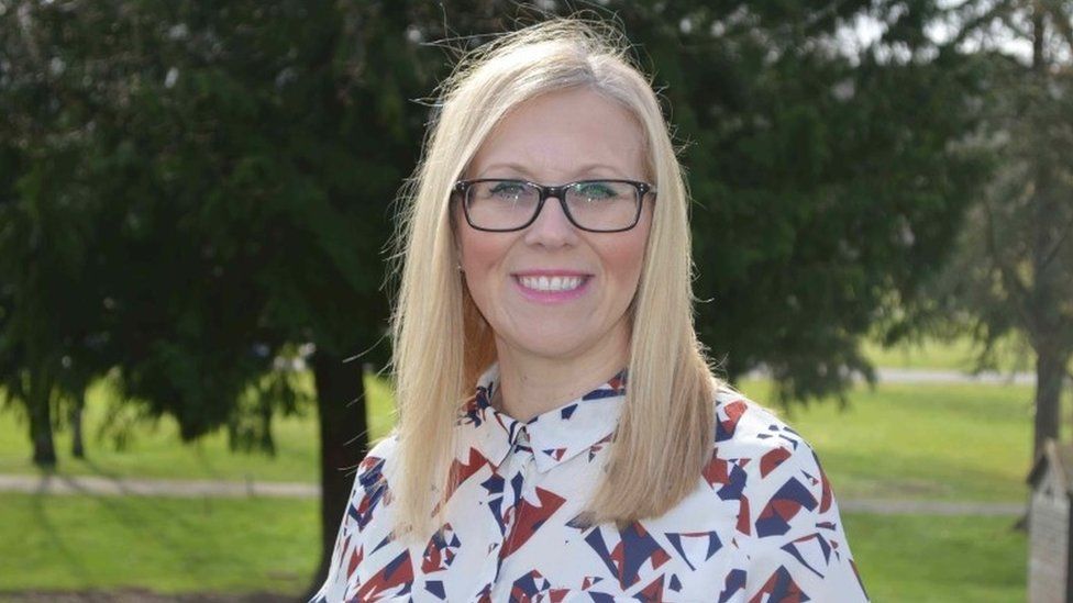 Y Senedd yn nodi gwaith pwysig clybiau ffermwyr ifanc - BBC Cymru Fyw