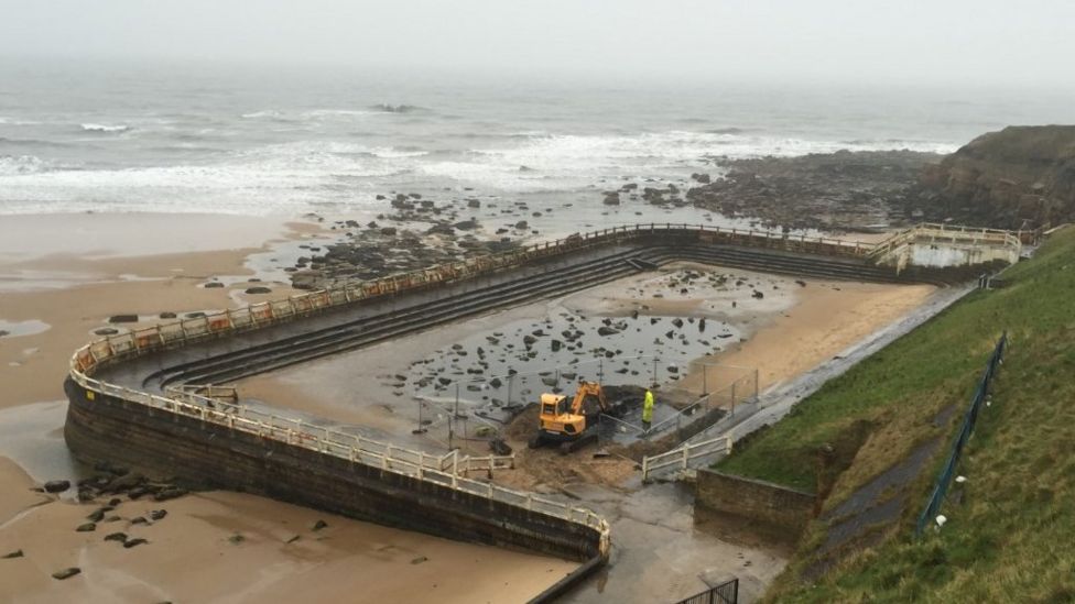 Tynemouth outdoor pool renovation given provisional approval - BBC News