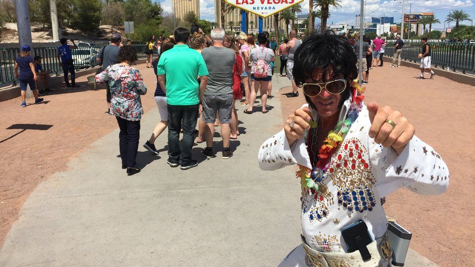 What happens when a big fight comes to Vegas - BBC News