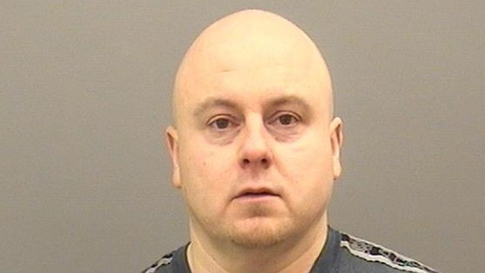 Toddler crossing death family call for law change - BBC News