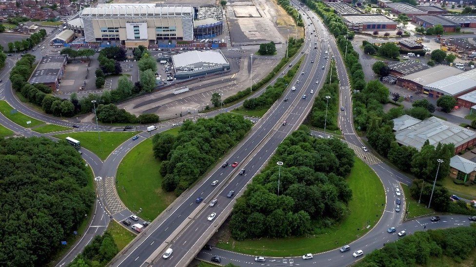 Leeds: Work begins to widen M621 at Elland Road - BBC News