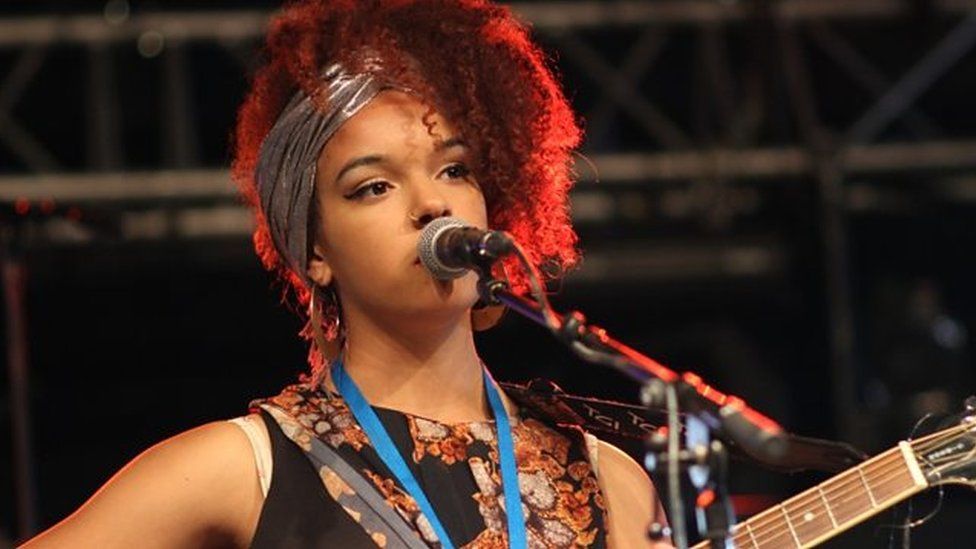 Ystyried newid geiriad cwestiwn Cyfrifiad 2021 - BBC Cymru Fyw