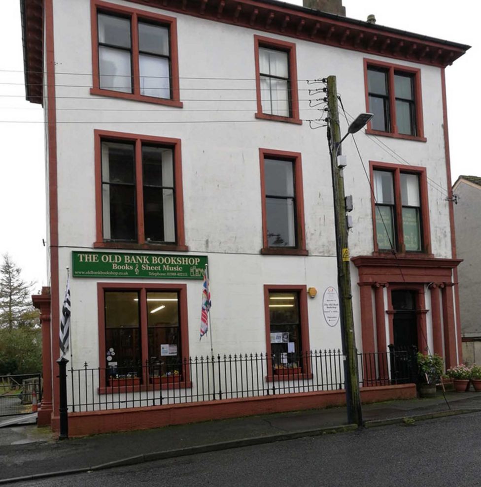 Wigtown: The 'tumbleweed' town transformed by books - BBC News