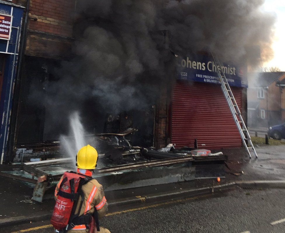 Manchester cafe explosion: Man left with burns - BBC News