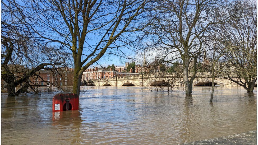 In Pictures: Flooding caused by the River Severn - BBC News