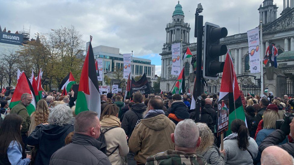 Israel-Gaza war: Pro-Palestinian rally held in Belfast - BBC News
