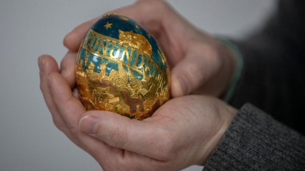 Unusual Easter eggs go on display around the world - BBC Newsround