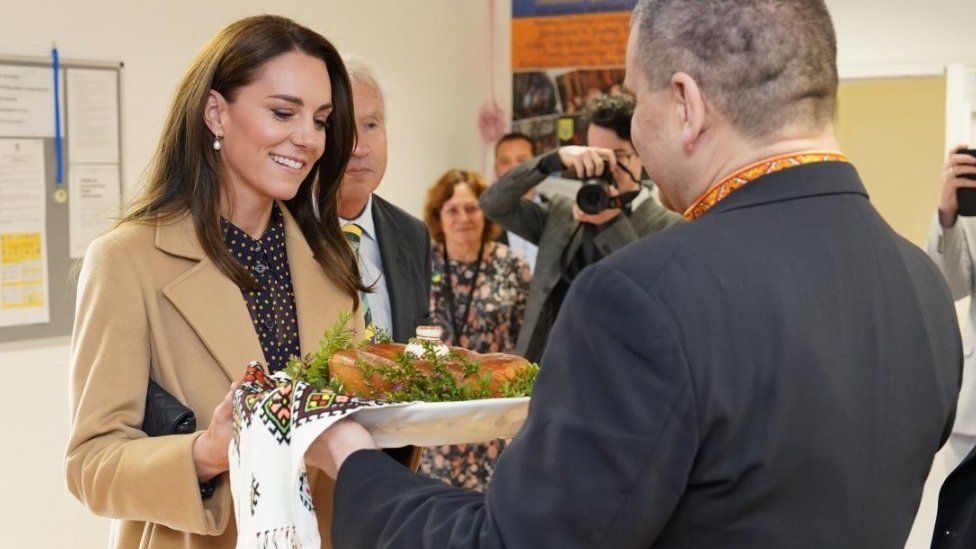 Princess of Wales visits Reading Ukrainian Community Centre - BBC News