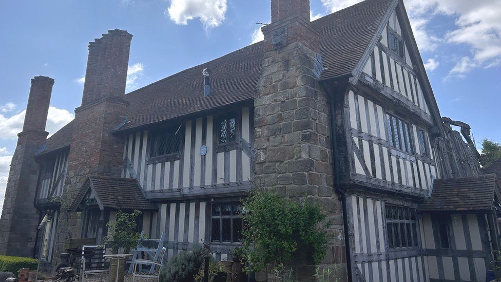 Sinai House: Roman connections could be assessed at Burton site - BBC News