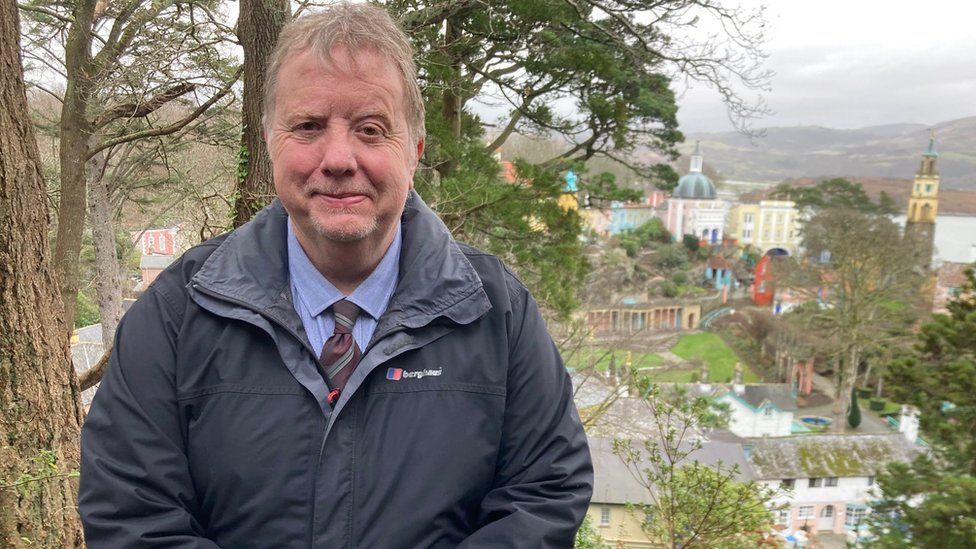 Y sector twristiaeth yn paratoi at 'flwyddyn fawr' 2022 - BBC Cymru Fyw