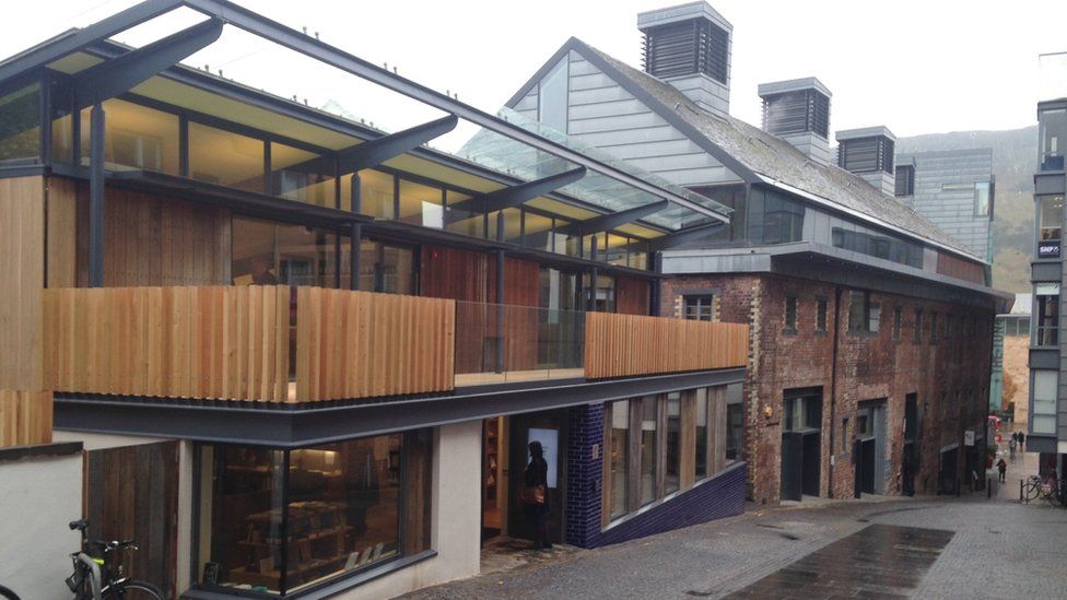 Scottish Poetry Library reopens after £500,000 revamp - BBC News